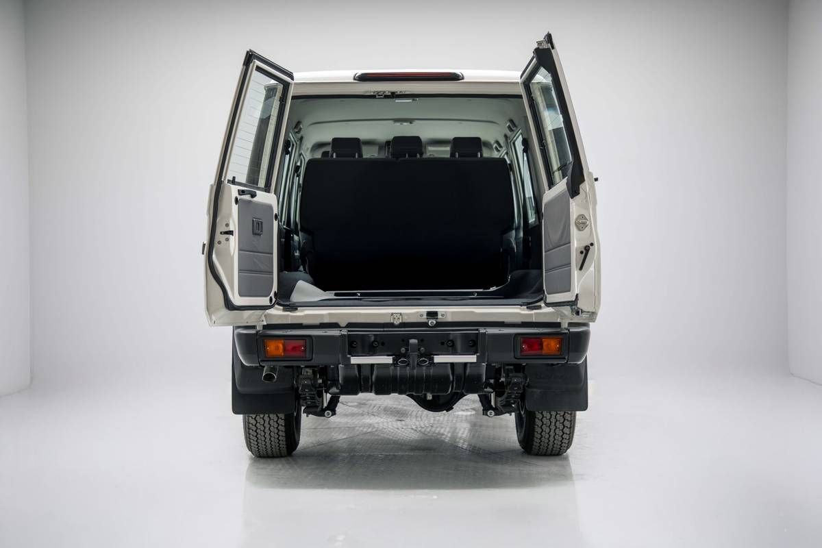 2025 Toyota LC76 HARD TOP — Specs & Photos | Legend Motors | Legend Motors